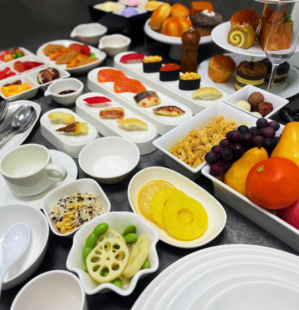Dinner Plates Of Different Shapes Brings Different Dining Experiences